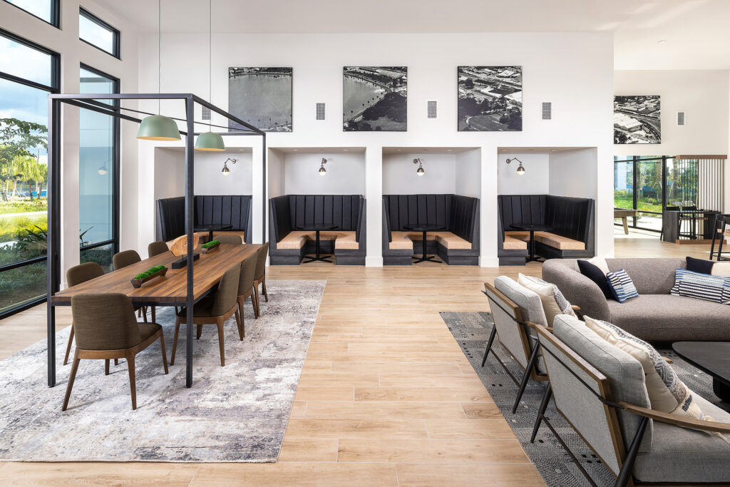 Prospect Lake Wire: Luxury Apartments in Lakeland, FL